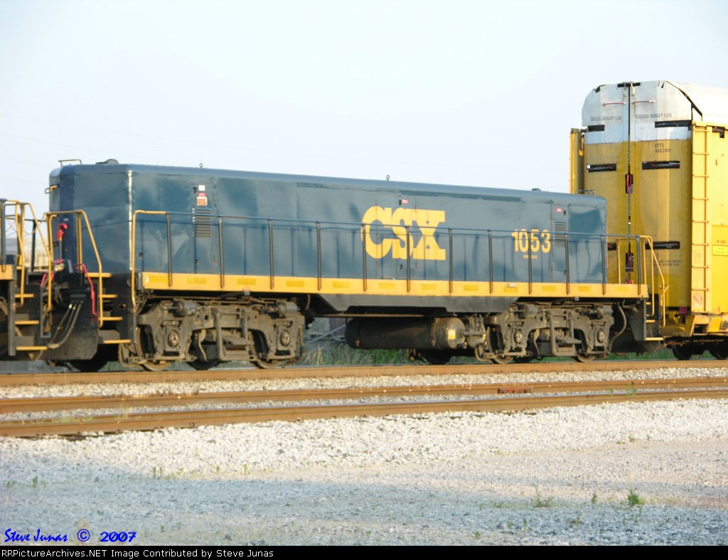 CSX 1053 Q525